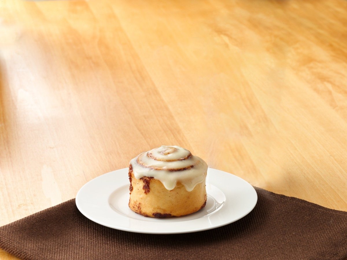 Cinnabon | 1 Set - Cinnabon Classic Roll with Mochalatta Chill ...